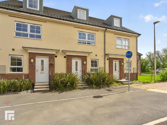 4 bedroom terraced house for sale