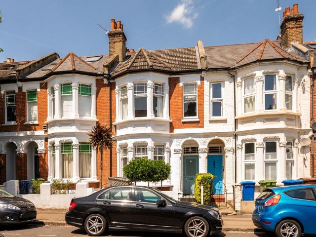 4 bedroom terraced house for sale