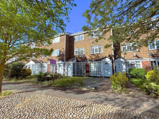 4 bedroom terraced house for sale