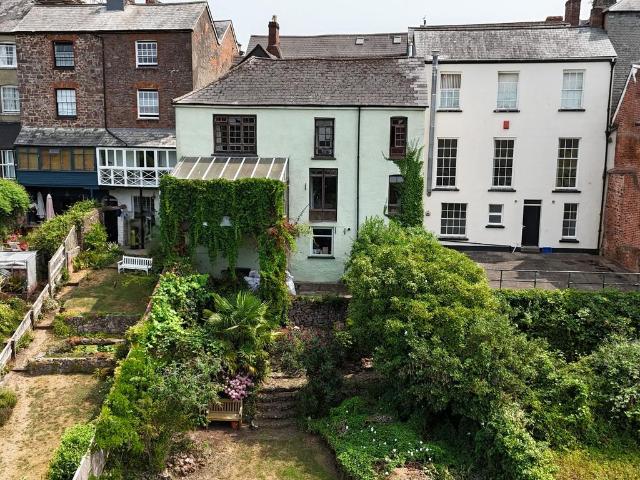 4 bedroom terraced house for sale