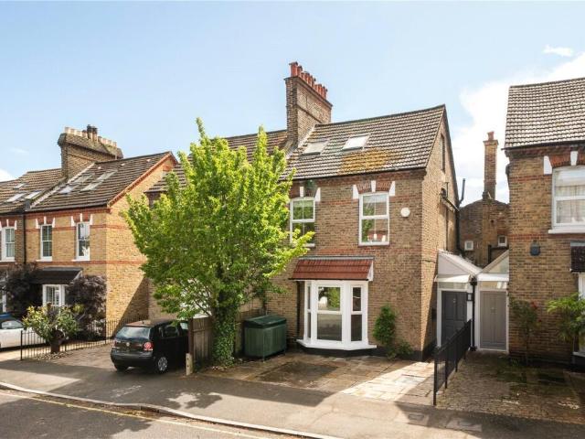 4 bedroom terraced house for sale
