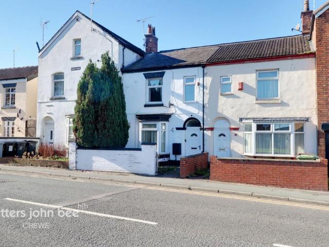 4 bedroom terraced house for sale