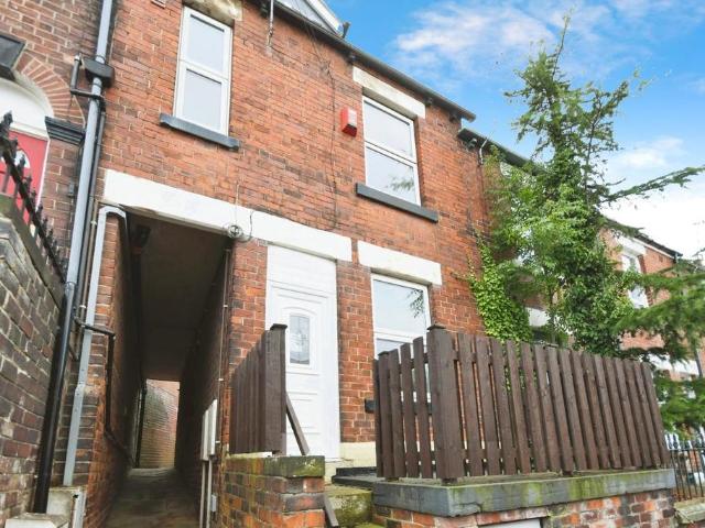 4 bedroom terraced house for sale