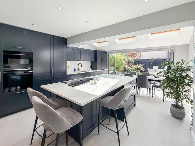 4 bedroom terraced house for sale