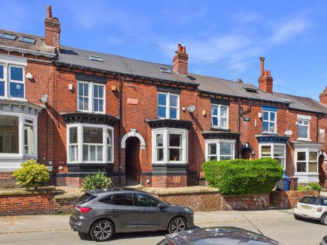 4 bedroom terraced house for sale