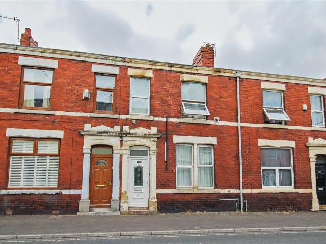 4 bedroom terraced house for sale
