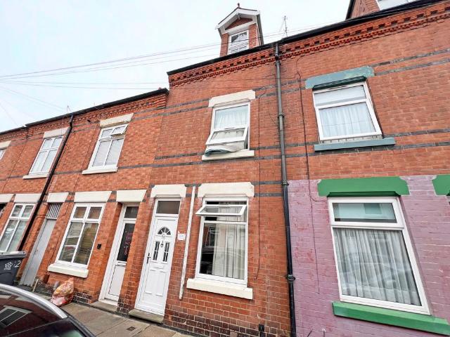 4 bedroom terraced house for sale