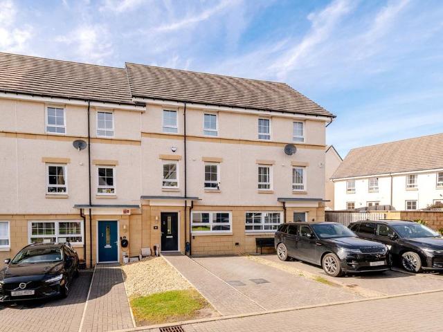 4 bedroom terraced house for sale