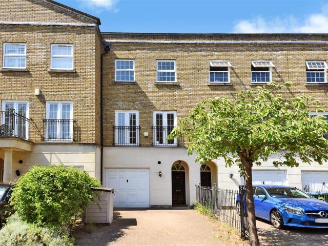 4 bedroom terraced house for sale