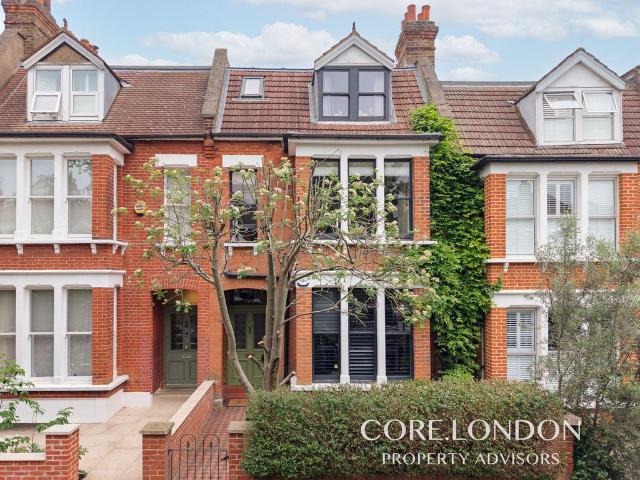 4 bedroom terraced house for sale