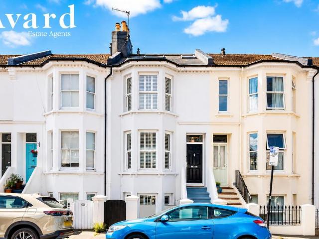 4 bedroom terraced house for sale