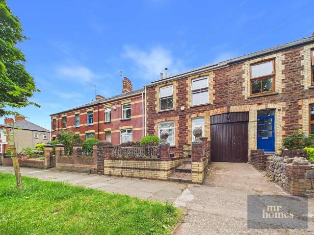 4 bedroom terraced house for sale