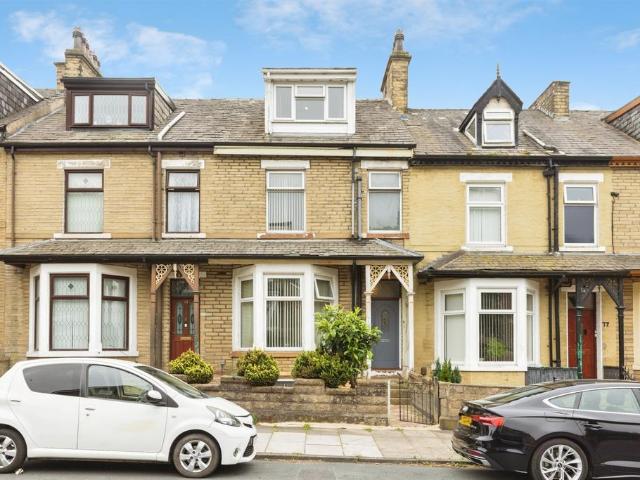 4 bedroom terraced house for sale