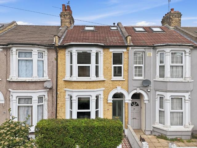 4 bedroom terraced house for sale