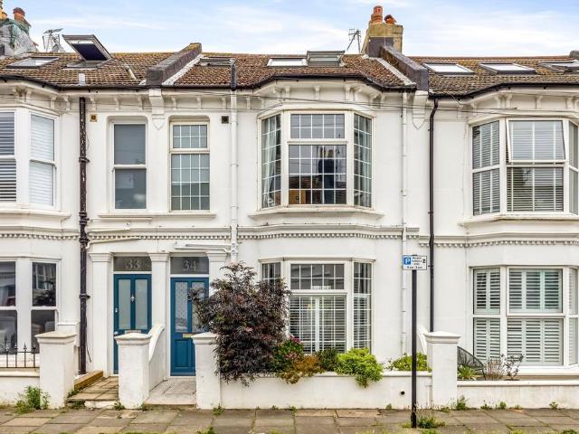 4 bedroom terraced house for sale