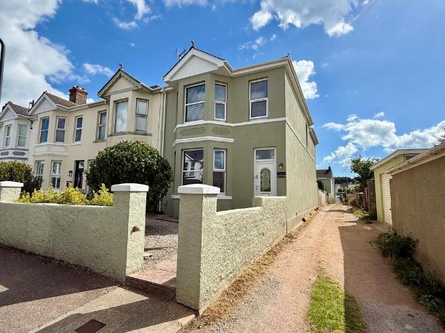 4 bedroom terraced house for sale