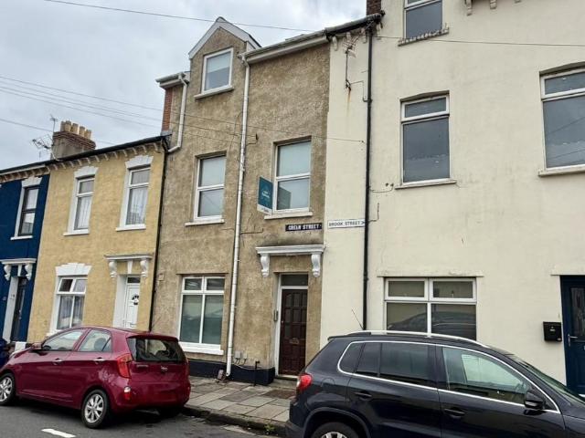 4 bedroom terraced house for sale