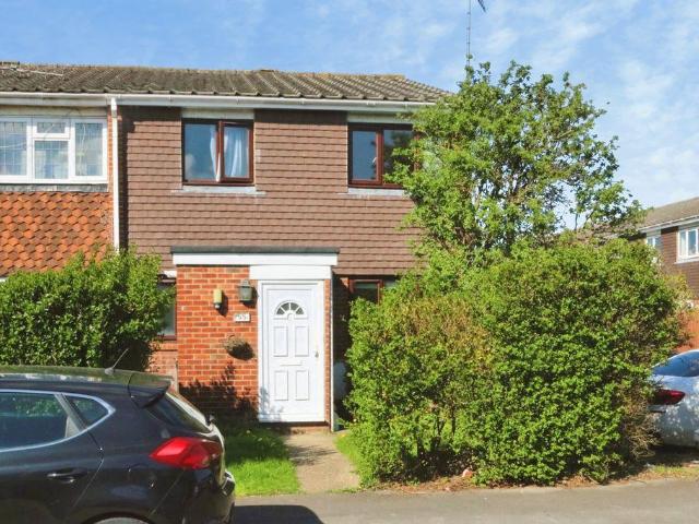 4 bedroom end of terrace house for sale
