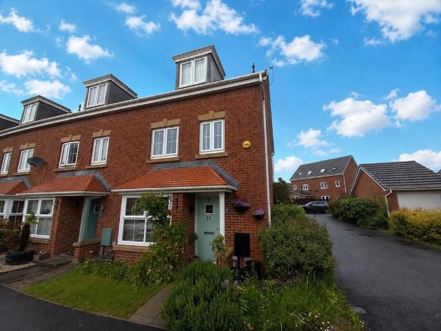 4 bedroom terraced house for sale