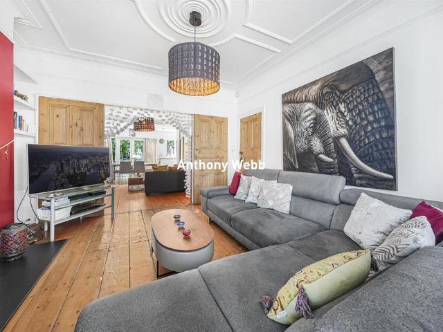 4 bedroom terraced house for sale