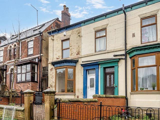 4 bedroom terraced house for sale