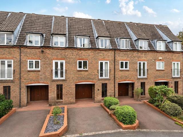 4 bedroom terraced house for sale