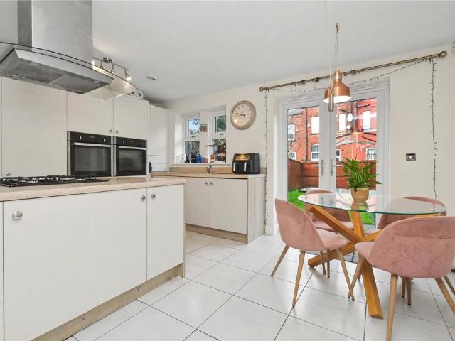 4 bedroom terraced house for sale