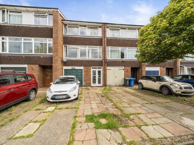 4 bedroom terraced house for sale