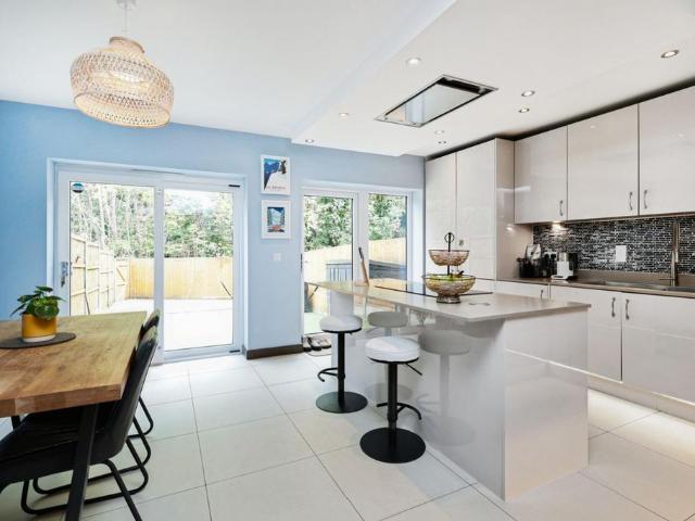 4 bedroom terraced house for sale