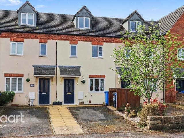 4 bedroom terraced house for sale