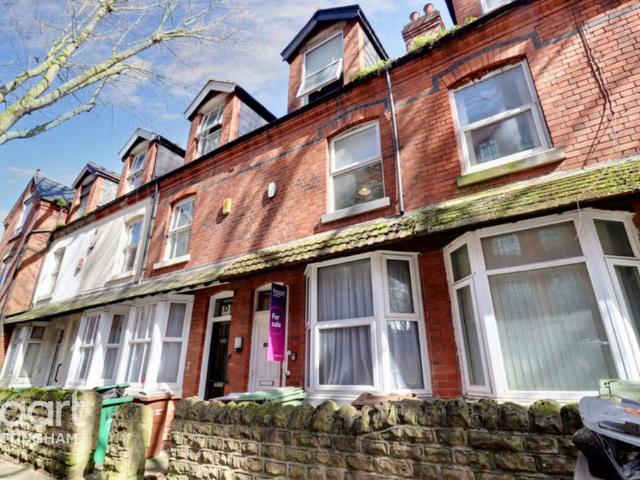 4 bedroom terraced house for sale