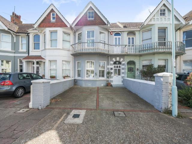 4 bedroom terraced house for sale