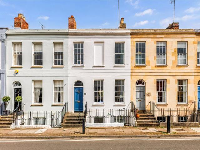 4 bedroom terraced house for sale