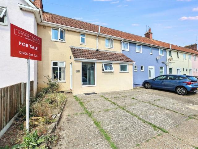 4 bedroom terraced house for sale