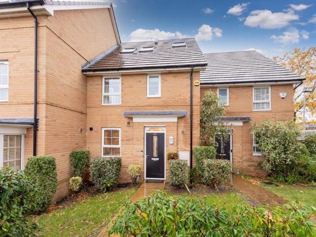 4 bedroom terraced house for sale