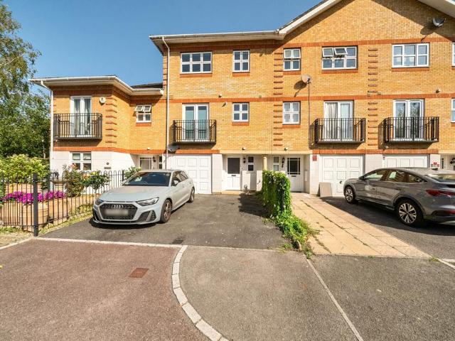 4 bedroom terraced house for sale