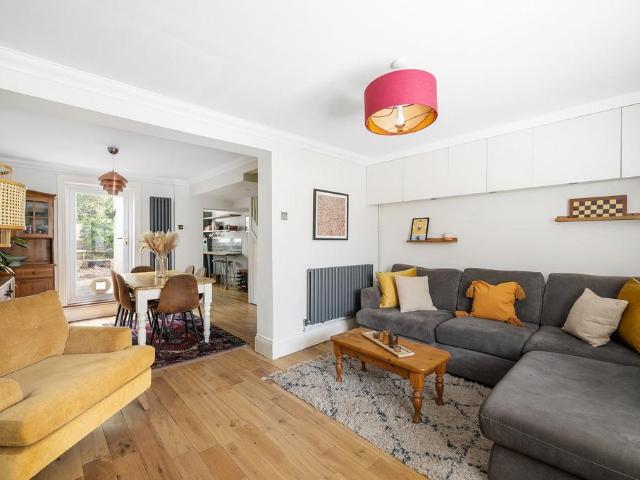 4 bedroom terraced house for sale