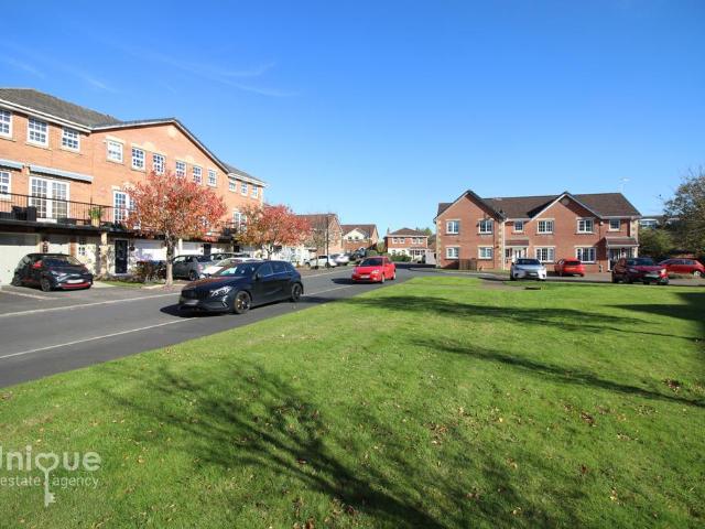 4 bedroom terraced house for sale