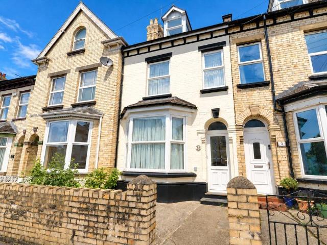 4 bedroom terraced house for sale