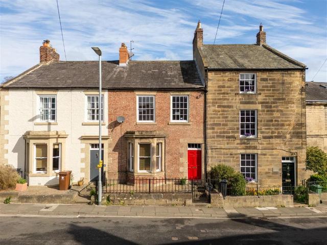 4 bedroom terraced house for sale