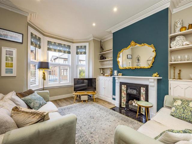 4 bedroom terraced house for sale