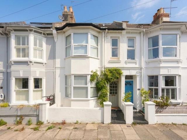 4 bedroom terraced house for sale