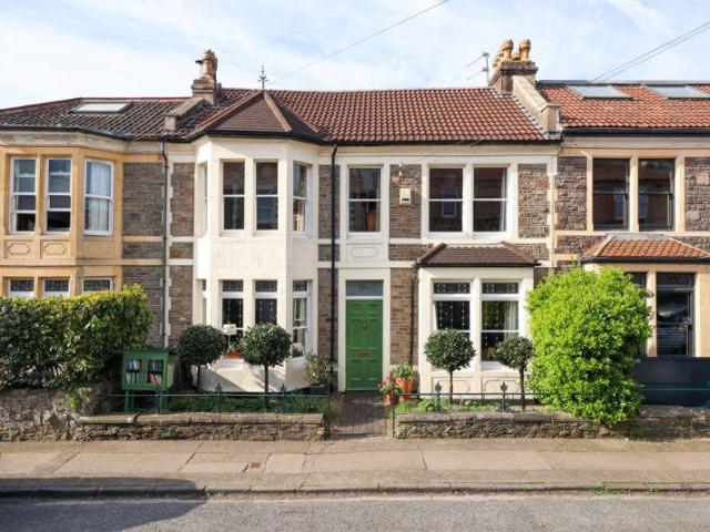 4 bedroom terraced house for sale