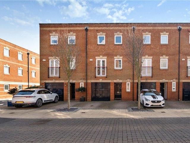 4 bedroom terraced house for sale