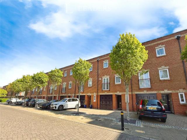 4 bedroom terraced house for sale