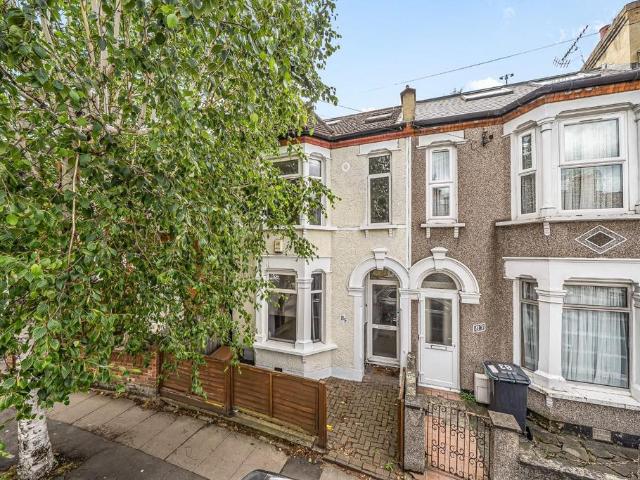 4 bedroom terraced house for sale
