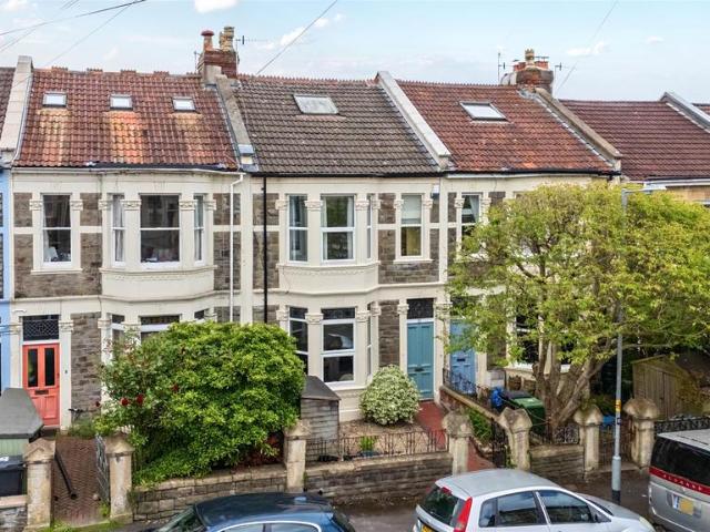 4 bedroom terraced house for sale