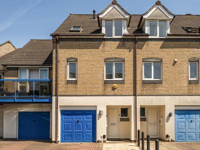 4 bedroom terraced house for sale