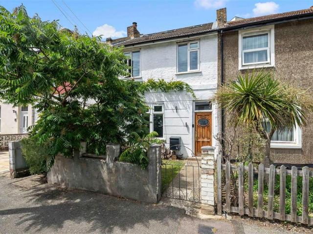 4 bedroom terraced house for sale