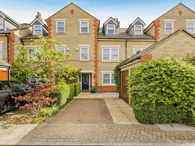 4 bedroom terraced house for sale